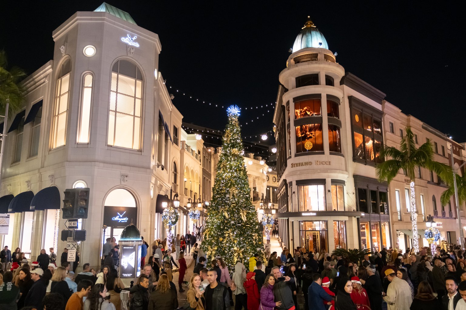 Rodeo Drive Lights Up for the Holidays with “Rodeo Nights, Holiday ...
